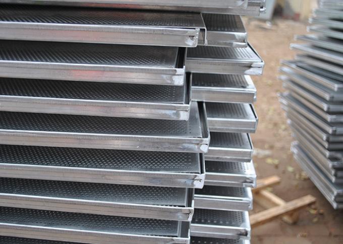 Metal Perforated Aluminum Wire Mesh Tray For Food Industries , 600X400 Size